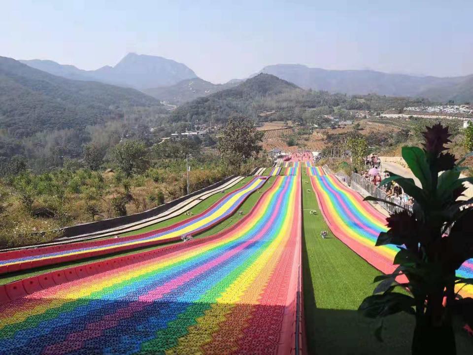 Create a unique and personalized colorful slide to make your amusement ...